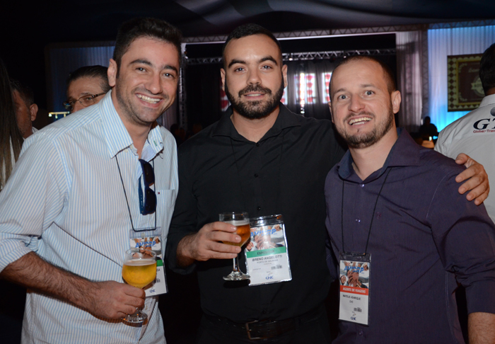 Boteco M&E Avirrp encerra primeiro dia do evento; fotos