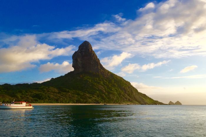 Noronha faz aniversário, veja atrações do destino