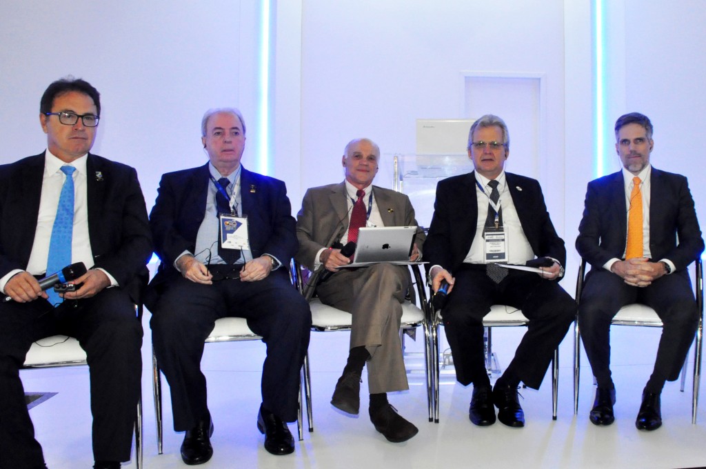 "Se ficarmos parados, o tempo passa", diz Nilo Sergio Felix sobre ...