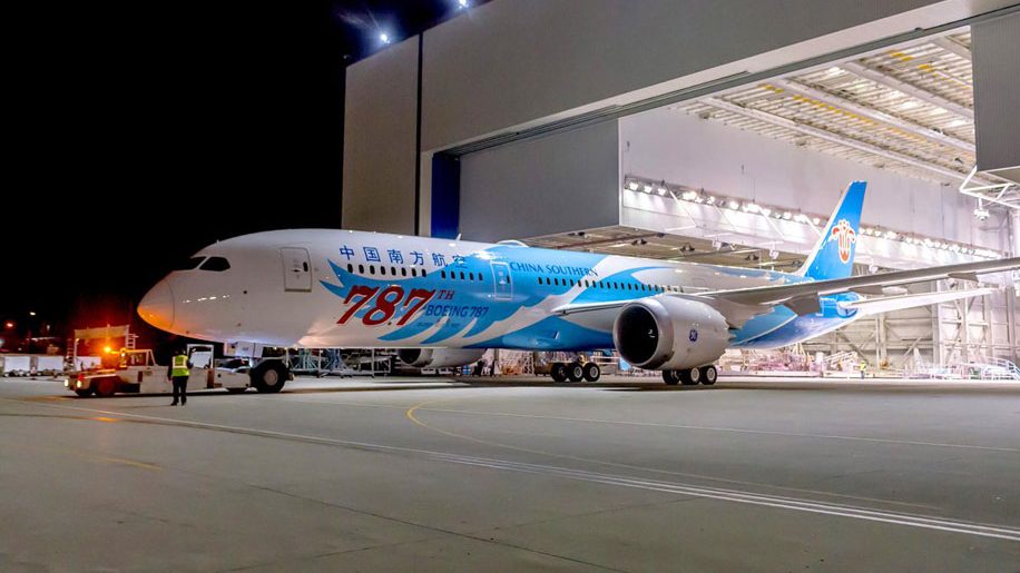 Boeing atinge marca curiosa com entrega do 787° B787 Dreamliner - M&E ...