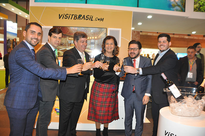 Pernambuco lança oficialmente terceiro voo Madri-Recife durante Fitur ...