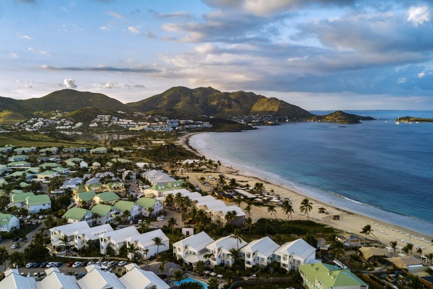 St. Maarten/Saint-Martin dispensa teste de Covid-19 para turistas vacinados