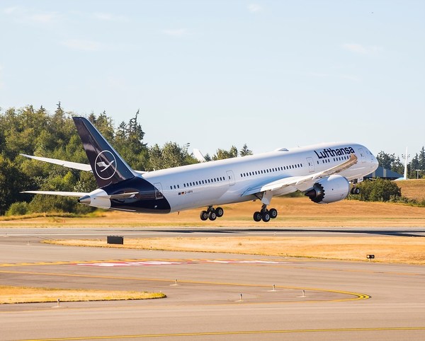 Lufthansa recebe o primeiro B787 Dreamliner de sua frota - M&E ...