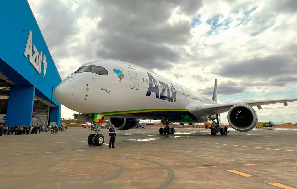 Azul realiza cerimônia de batismo de seu primeiro A350 em Campinas - M ...