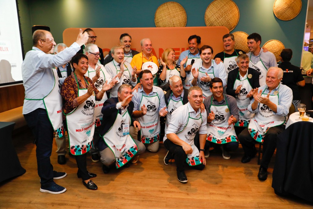 Emocionante: Clube do Feijão Amigo homenageia Nilo Sérgio Felix; veja fotos