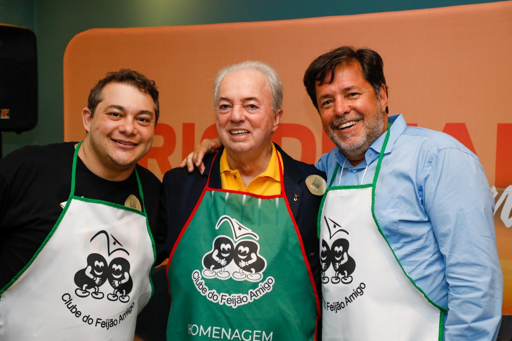 Emocionante: Clube do Feijão Amigo homenageia Nilo Sérgio Felix; veja ...