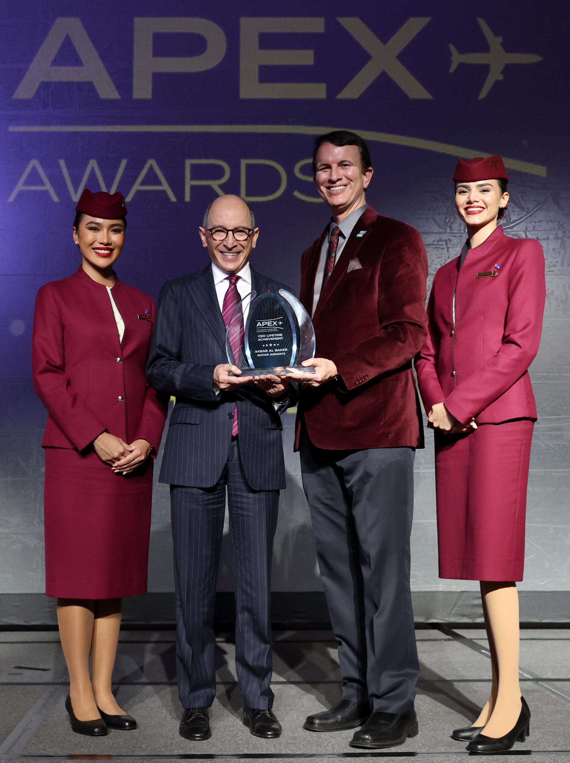 CEO da Qatar Airways é homenageado pela Airline Passenger Experience ...
