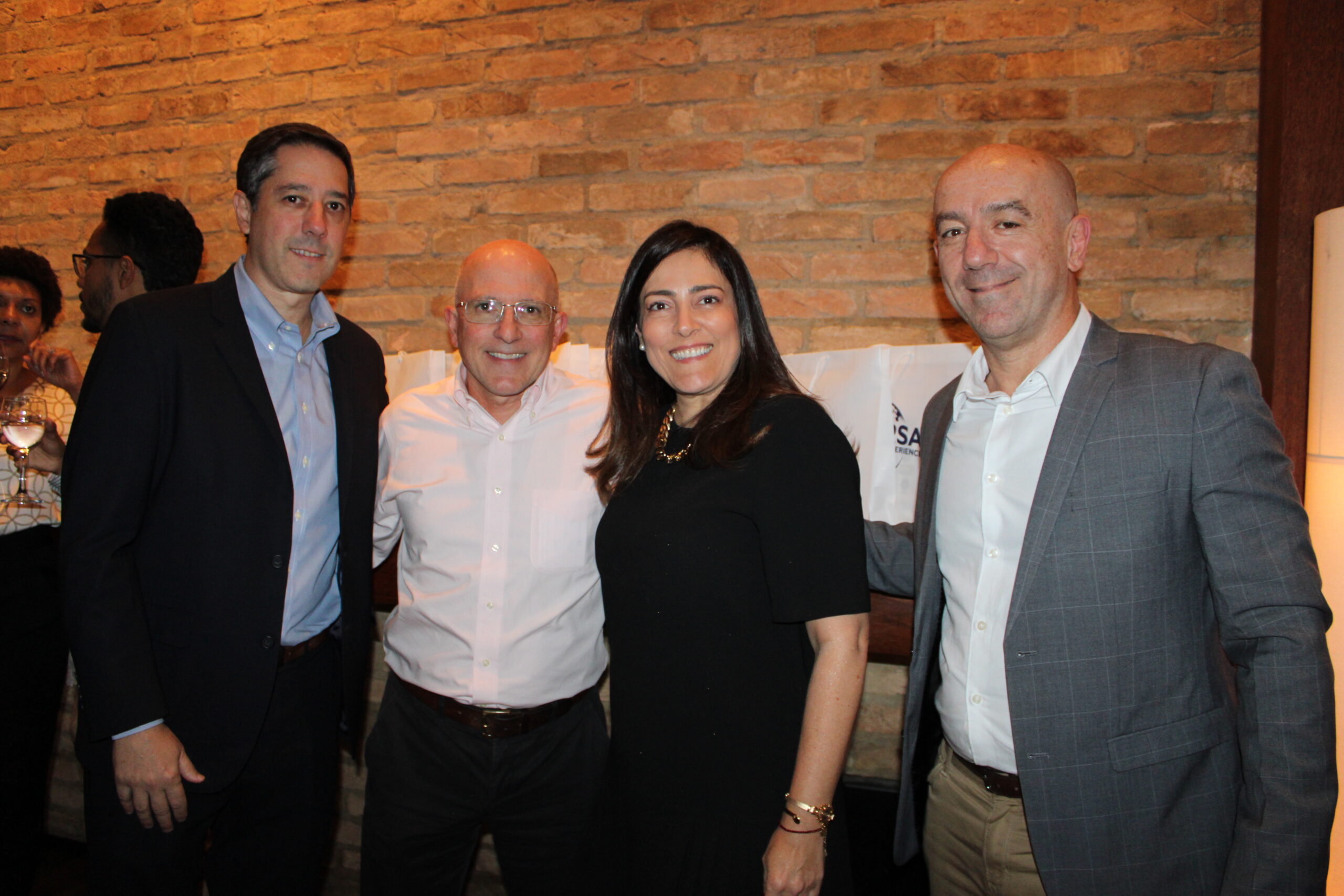 VPs da Universal vêm ao Brasil e recebem principais parceiros em ...