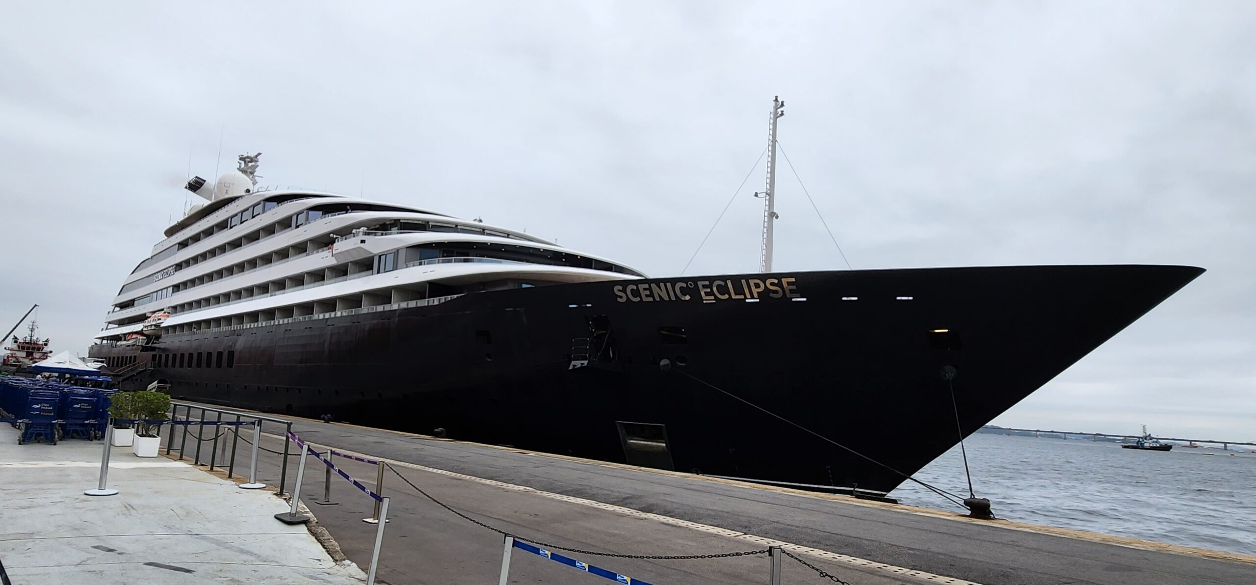 Pela primeira vez no Brasil, Scenic Eclipse I, primeiro iate de ...
