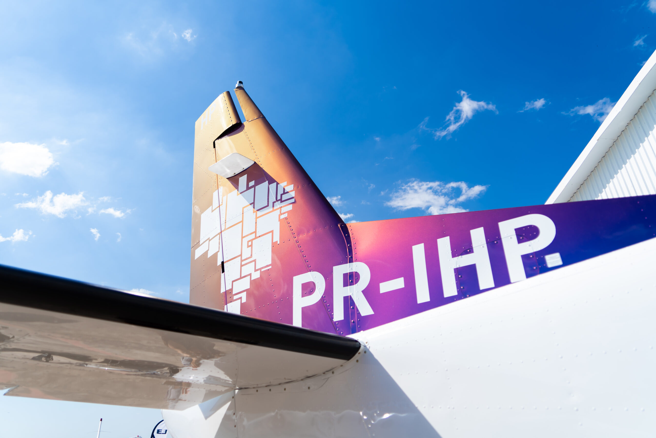 Azul Conecta lança pintura inédita com tinta especial capaz de mudar de ...