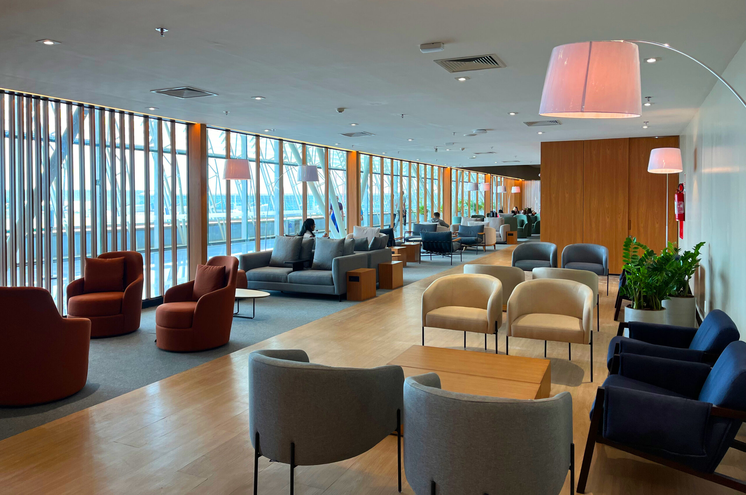 Inframerica amplia sala VIP doméstica do aeroporto de Brasília - M&E ...