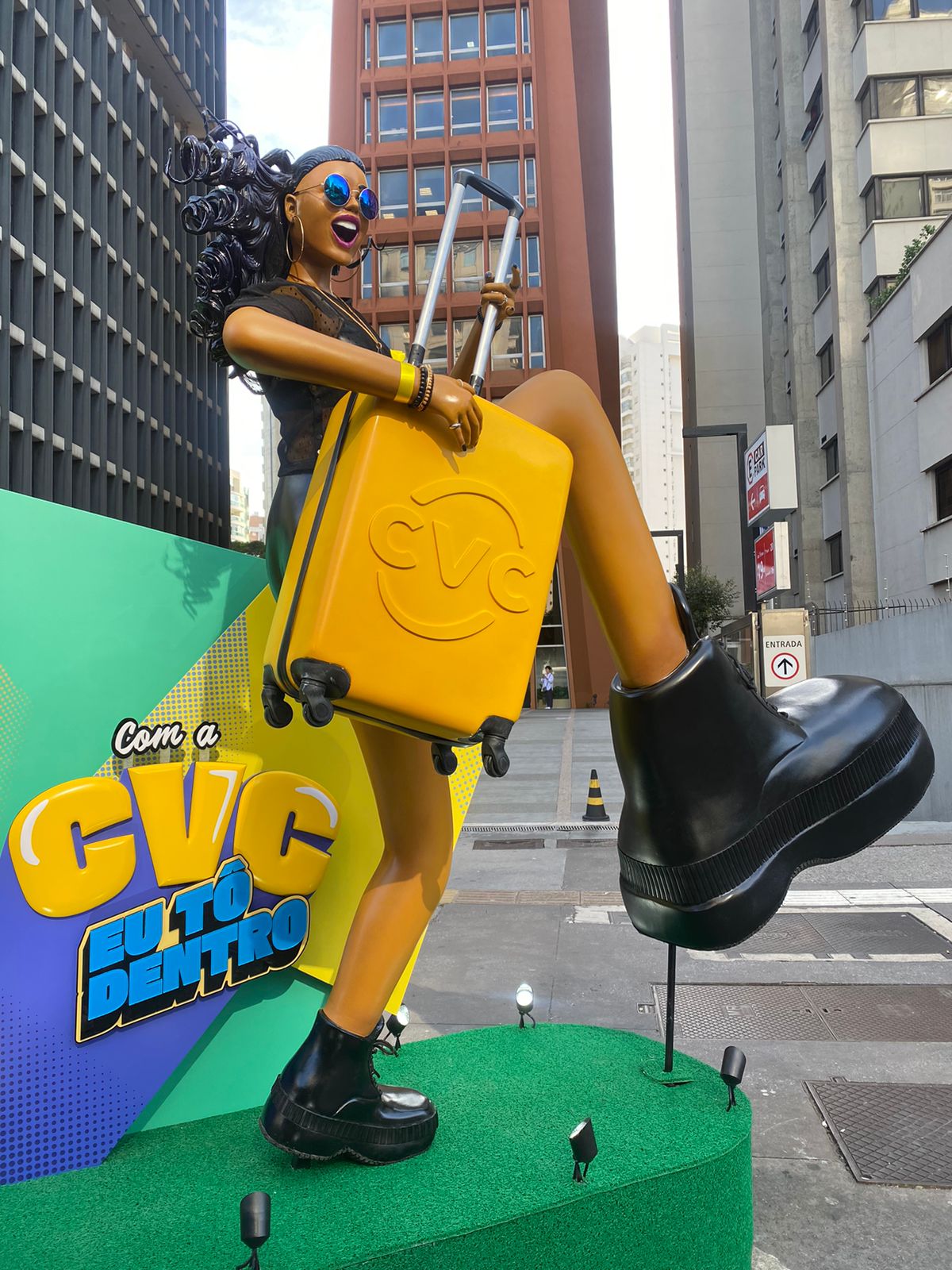 CVC faz ação especial na Avenida Paulista para divulgar pacotes ...