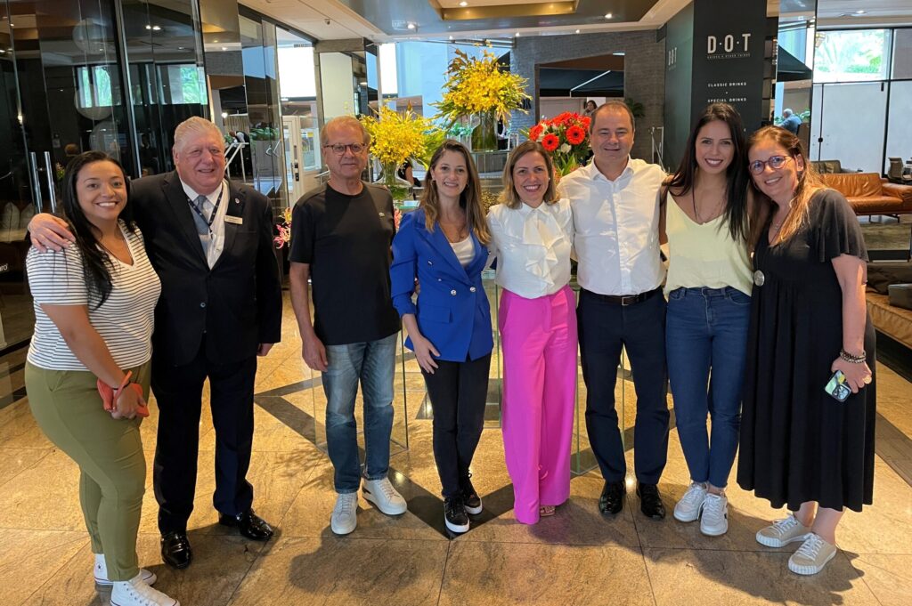 Fohb e R1 comemoram 10 anos de parceria - M&E | Mercado e Eventos