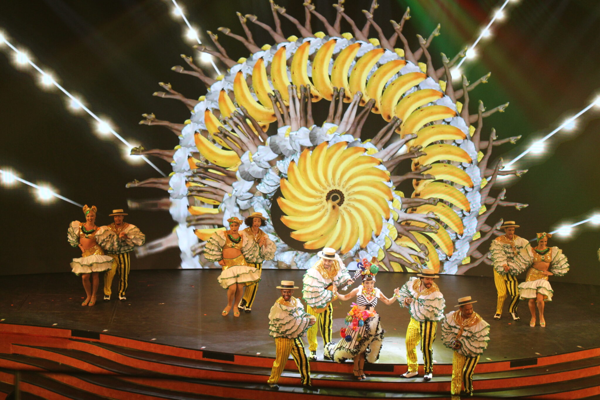 Confira mais fotos do Roxy Dinner Show aberto ao público já nesta sexta-feira - M&E | Mercado e ...