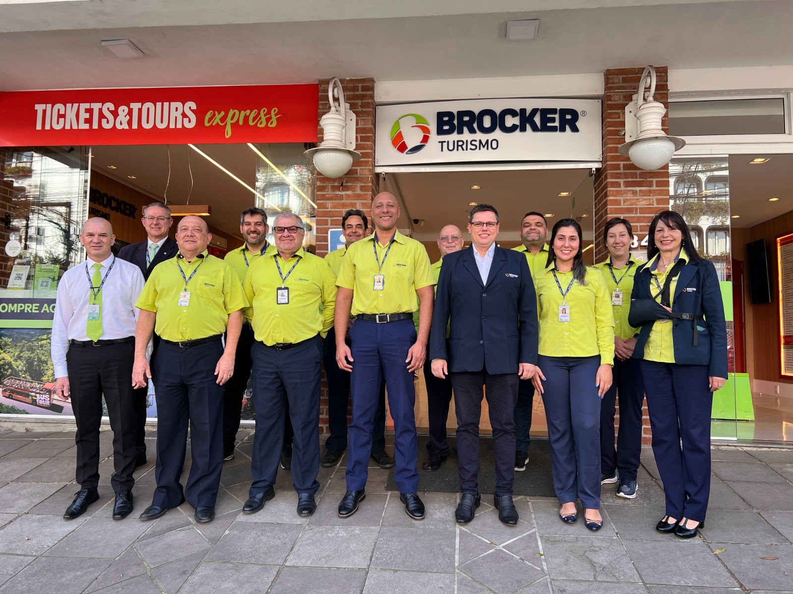 Brocker Turismo reabre loja no Aeroporto Salgado Filho e amplia ...